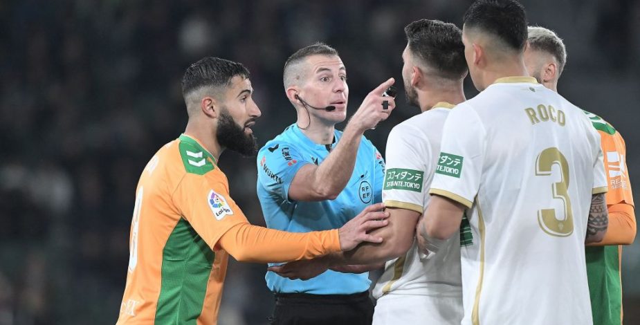 'Sois unos hijos de p...': Elche de Enzo Roco estalla contra el ... 'Sois unos hijos de p...': Elche de Enzo Roco estalla contra el ...
